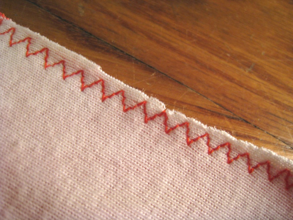 LE SURFILAGE - Couture Entre Soeurs